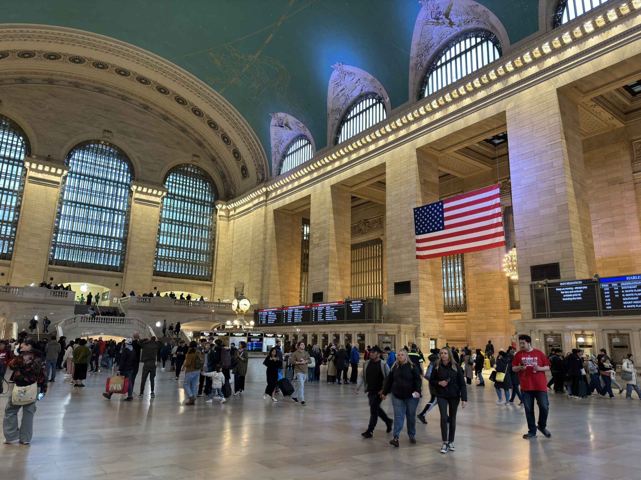 Delta Comfort Plus vs Main Cabin: What Is The Difference? - Altitude Yes