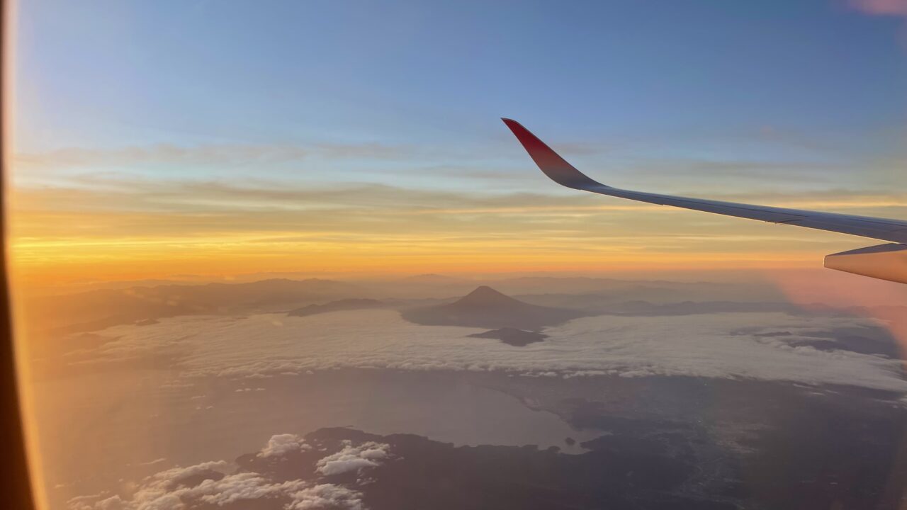 Aisle vs Window Seats: The Pros And Cons - Altitude Yes