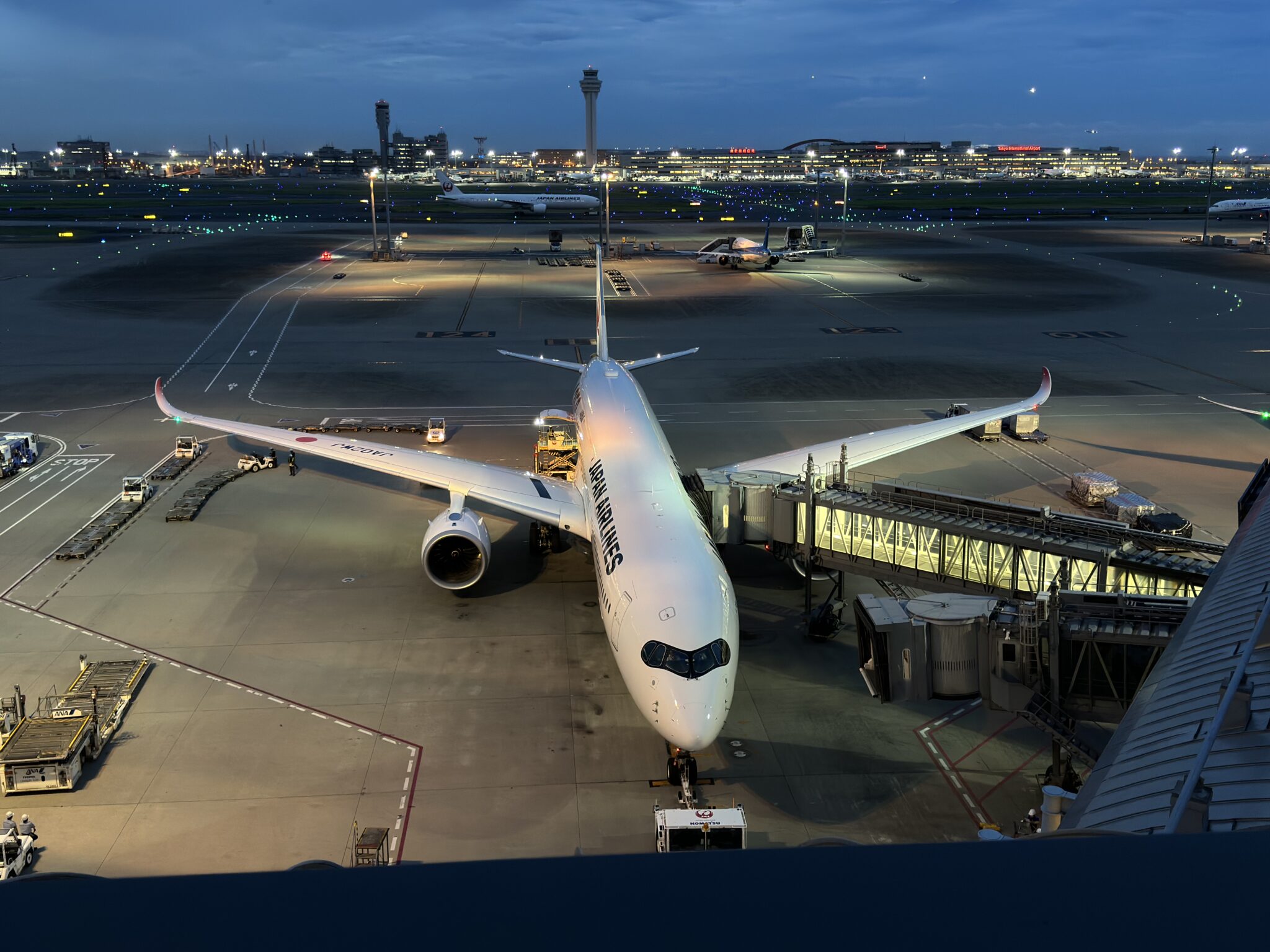 Aisle vs Window Seats: The Pros And Cons - Altitude Yes