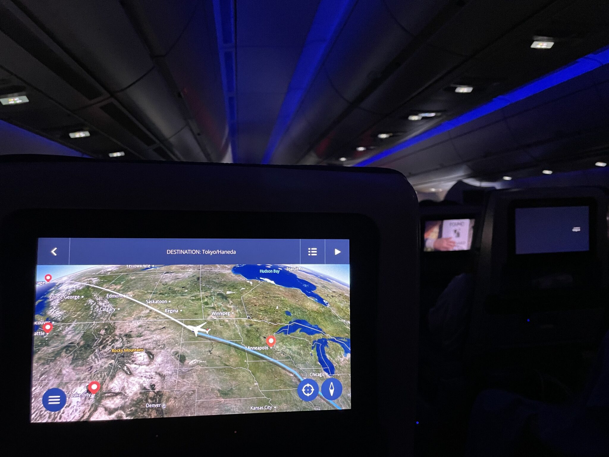 Aisle vs Window Seats: The Pros And Cons - Altitude Yes