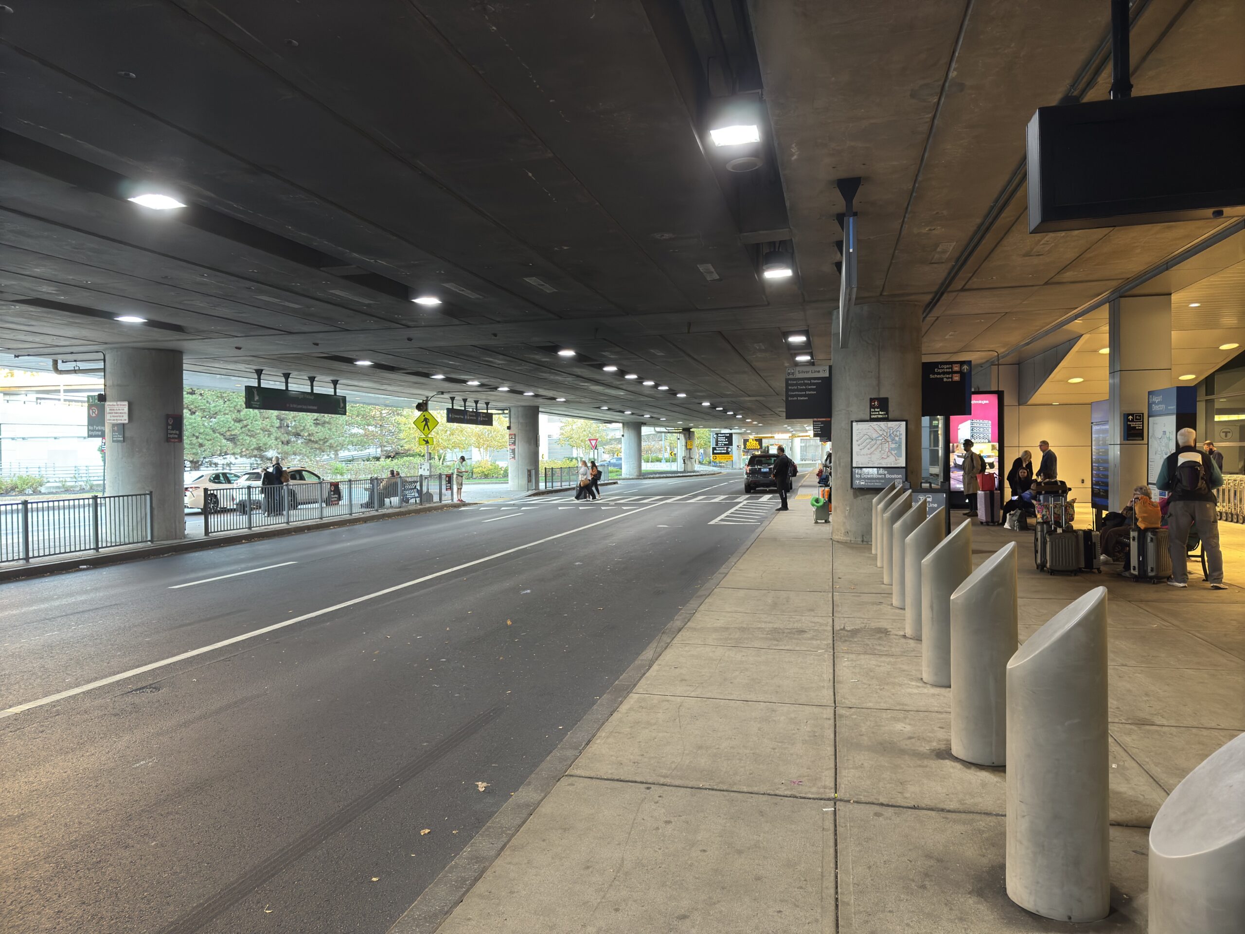 How To Take The Silver Line From Boston Logan Airport Into The City ...