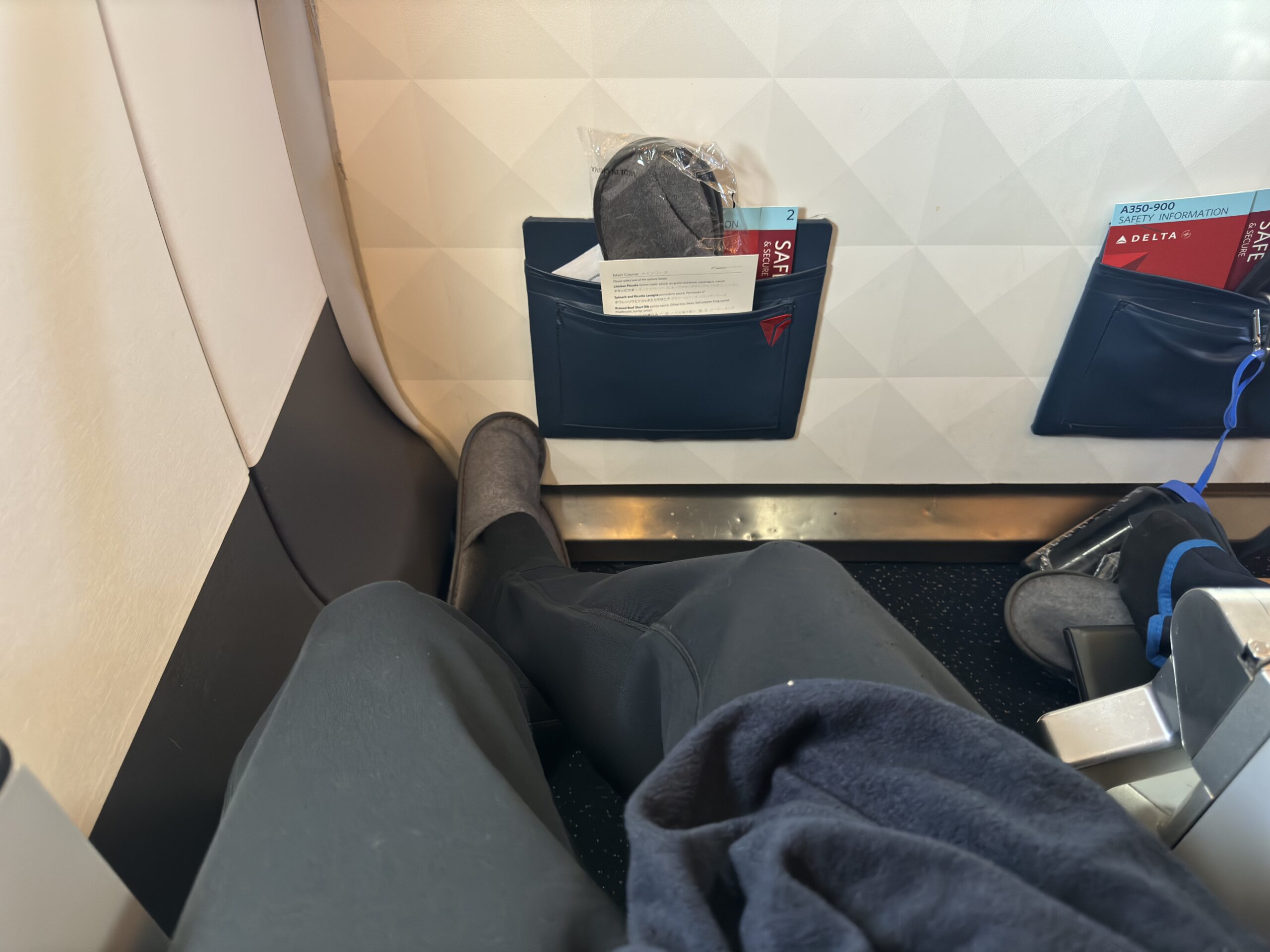 Pros and Cons of Bulkhead Seats - Altitude Yes