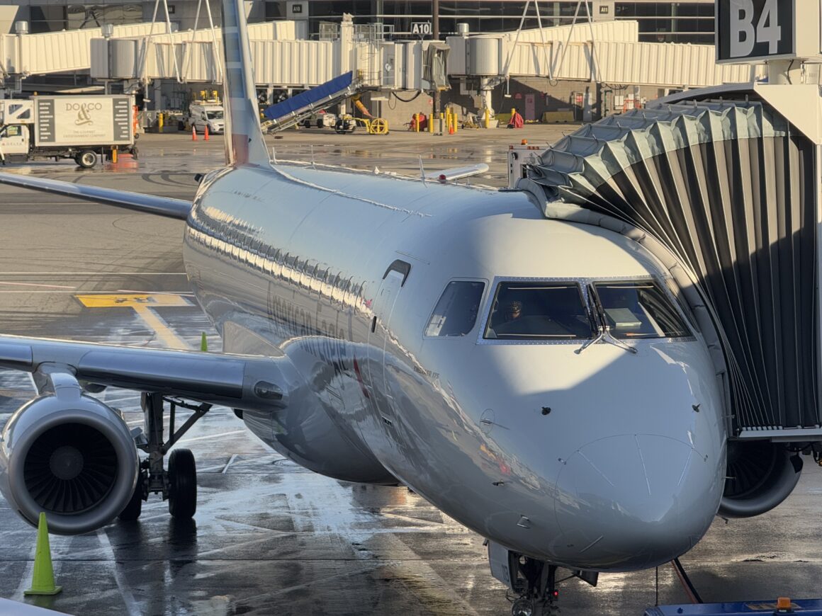 Why My Favorite First Class Seats Are on the Embraer 175 - Altitude Yes