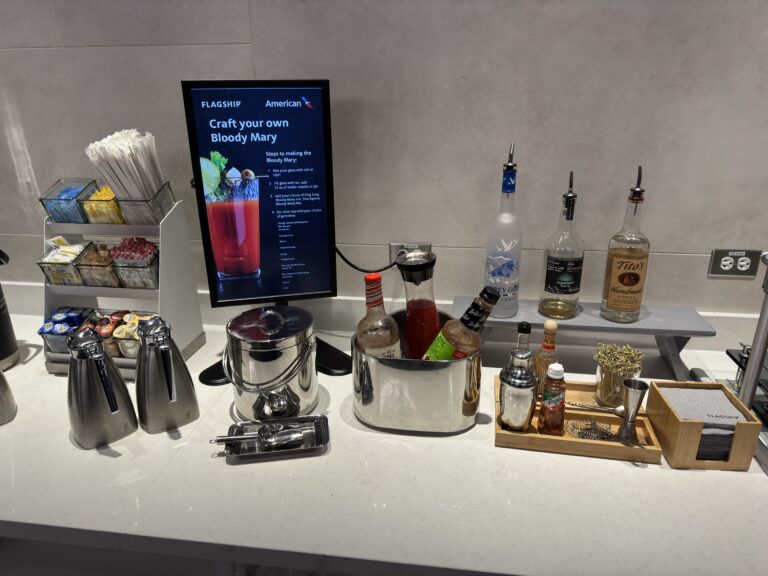 Review: American Airlines Flagship Lounge, Chicago O’Hare (ORD ...